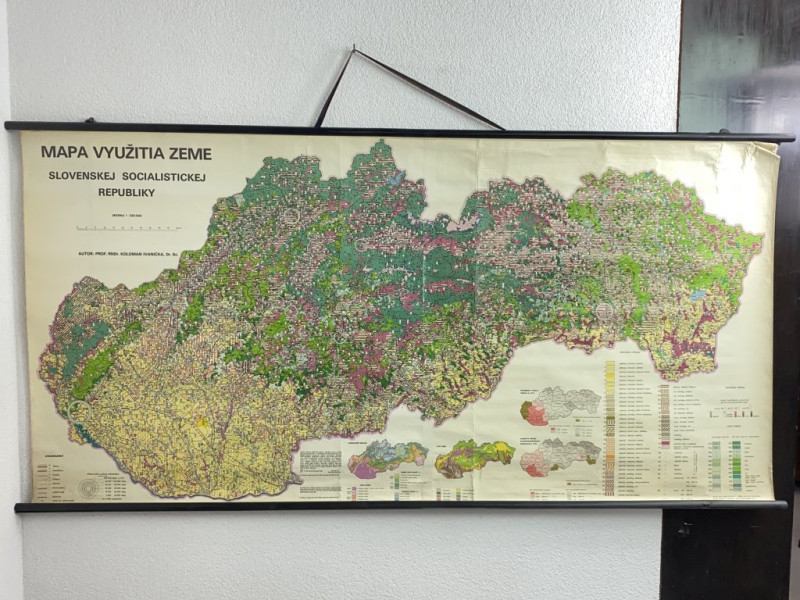 Školská mapa - Mapa využitia zeme Slovenskej Socialistickej Republiky - Koloman Ivanička ...