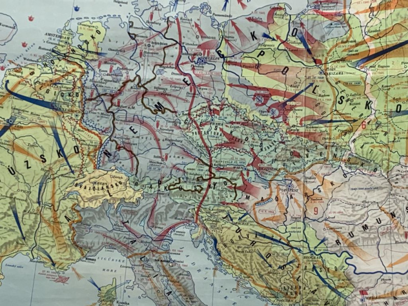 Školská mapa Druhá svetová vojna (1939 - 1945) - ANTIKVARIÁT